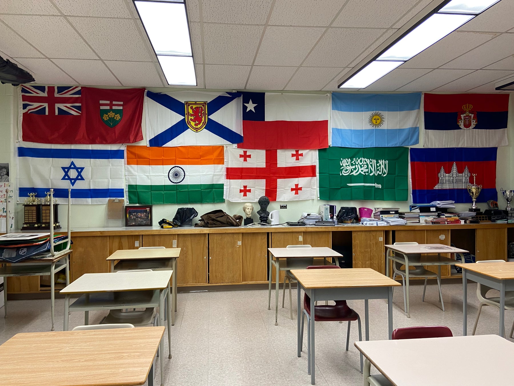 What is the difference between polyester and nylon flags? - 1-800 Flags